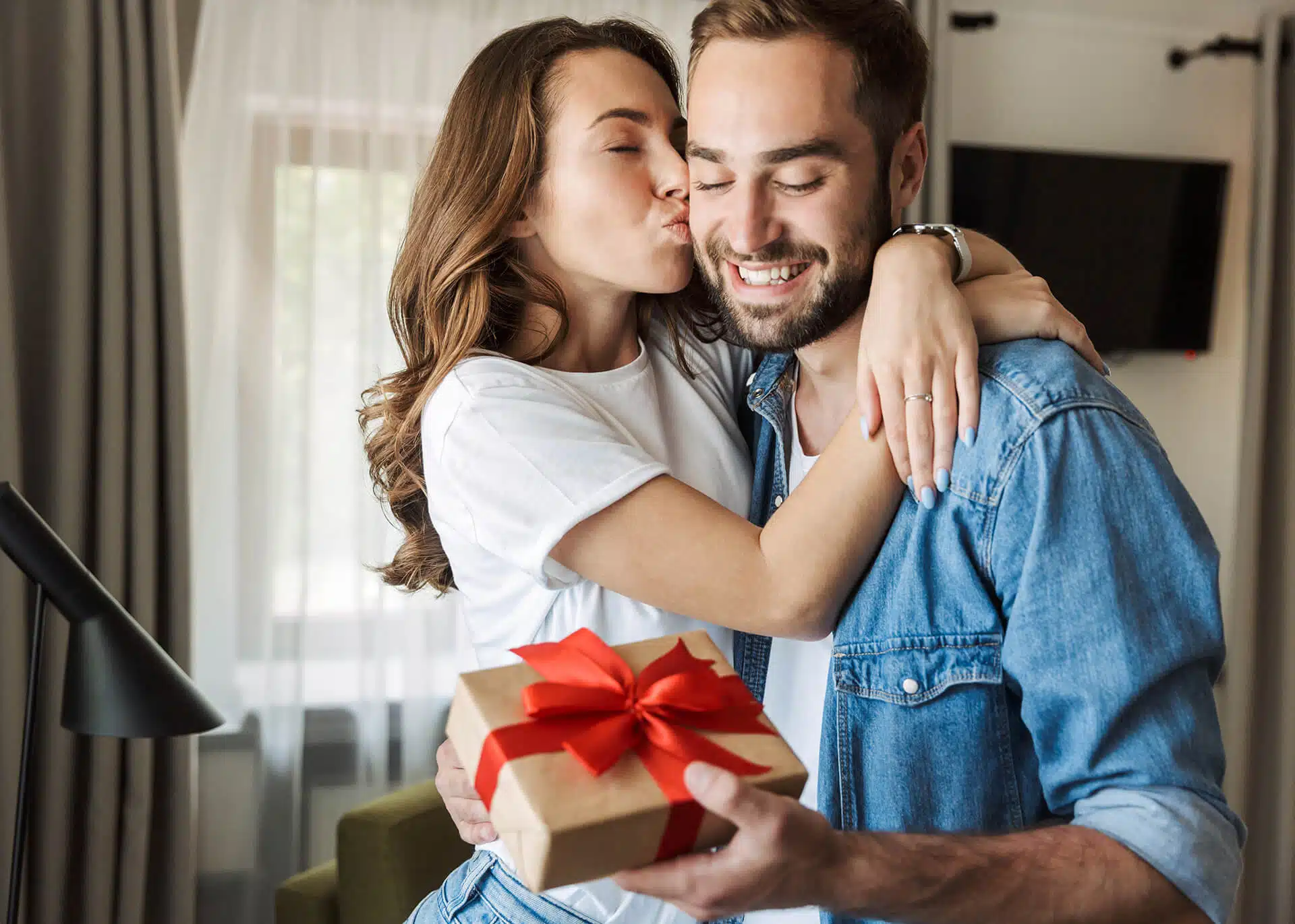 52 Best Valentine's Day Gifts For Boyfriend In 2023 » GoDates