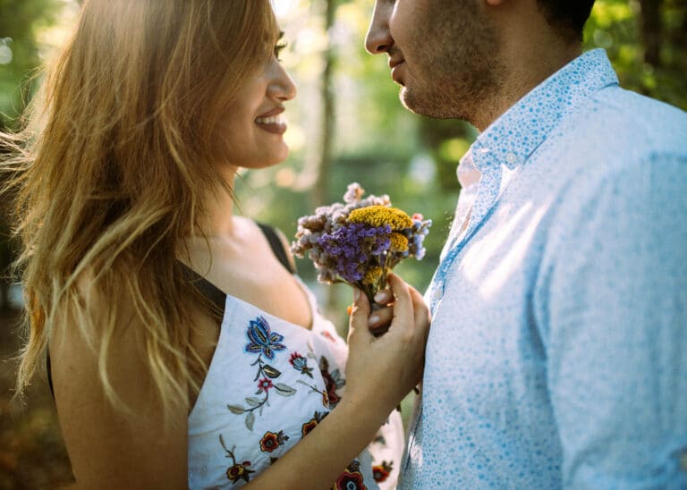 How to Make Your Girlfriend Happy: 46 Surefire Ways » GoDates