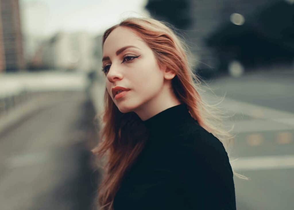 How to Tell If a Girl Likes You: 42 Obvious Signs » GoDates