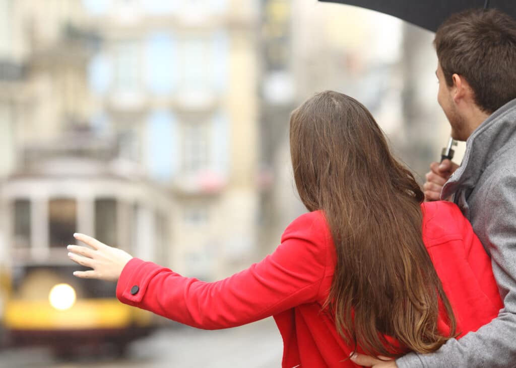 How to Tell It Was a Romantic Hug: 11 Signs » GoDates