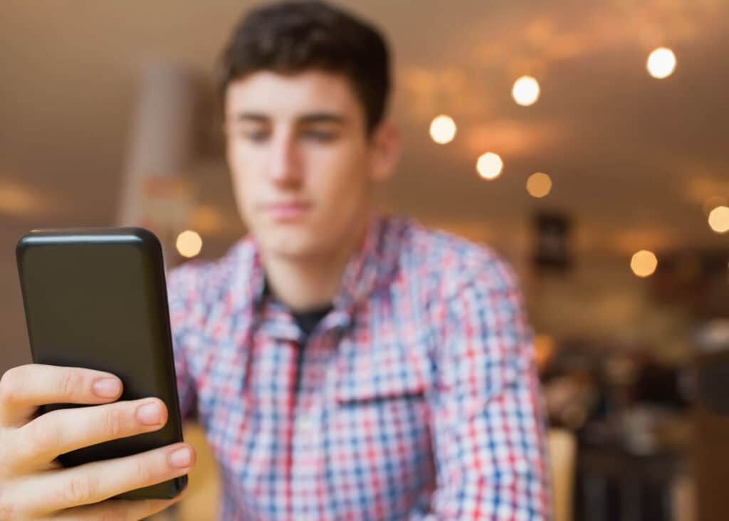 Why Guys Don't Call When They Like You: 15 Reasons » GoDates